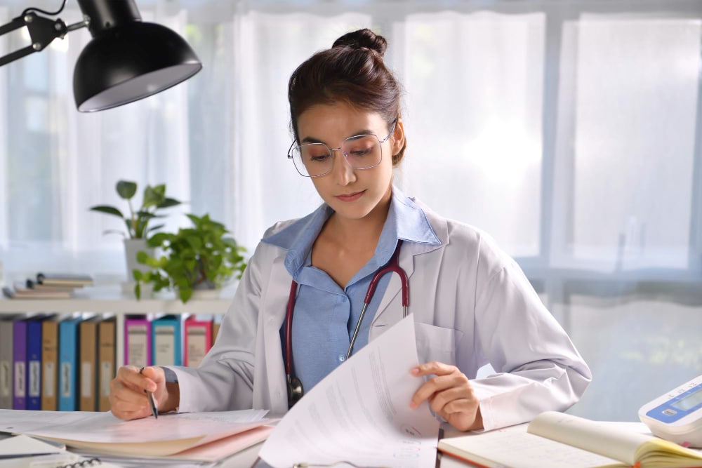 What Is a Scribe in Healthcare: Duties, Skills, Training