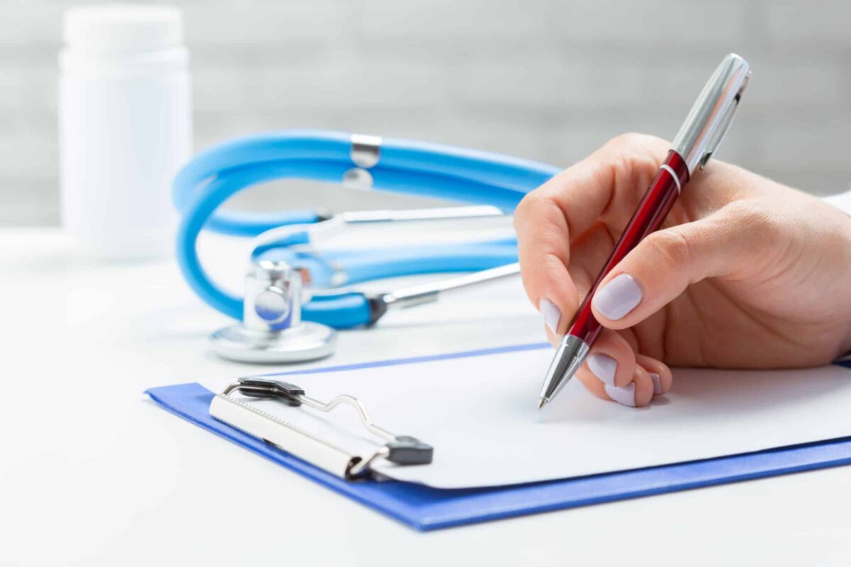 What does a Medical Scribe do: Healthcare Support Role.